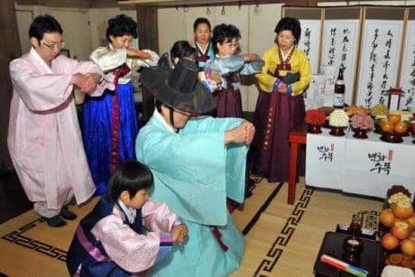 4 Things Koreans Do to Celebrate 추석 Chuseok a.k.a the Mid-Autumn ...